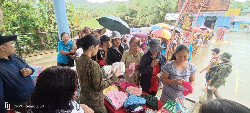 Groups extend assistance to flood victims in Northern Samar village - Leyte Samar Daily News