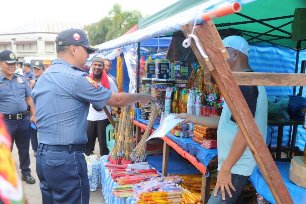 B/Gen. Pawid led inspection of firecrackers, pyrotechnics sellers ...